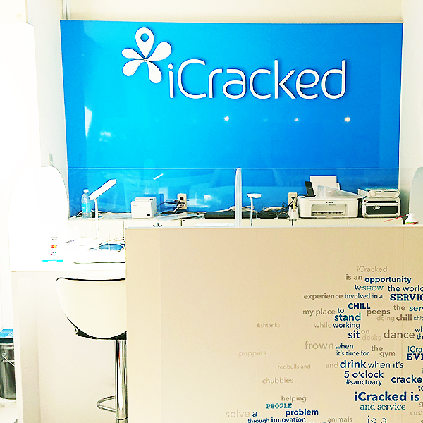 スマホ修理ならiCracked 南越谷店 - 埼玉県