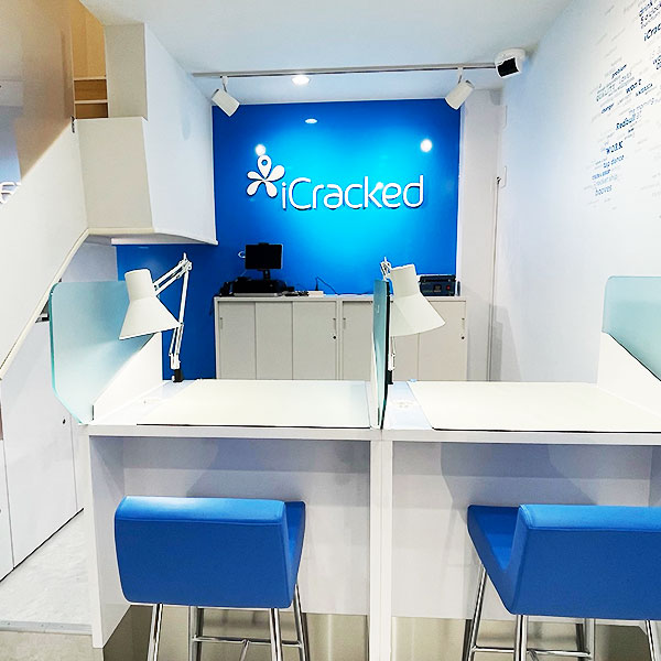 スマホ修理ならiCracked 浦和店 - 埼玉県
